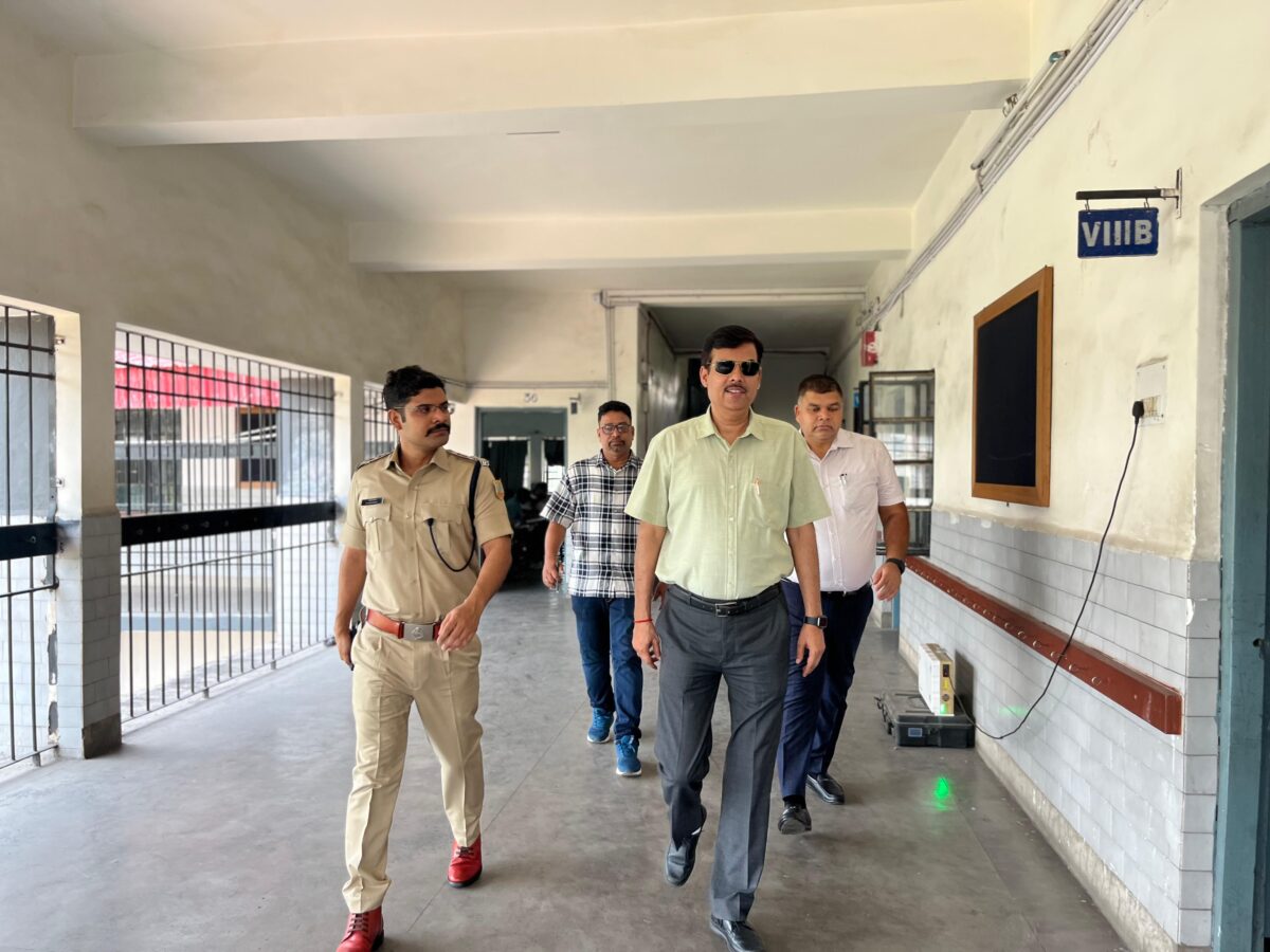 JTET 2026 को लेकर प्रशासन अलर्ट, SSP और DC ने किया परीक्षा केंद्रों का ...